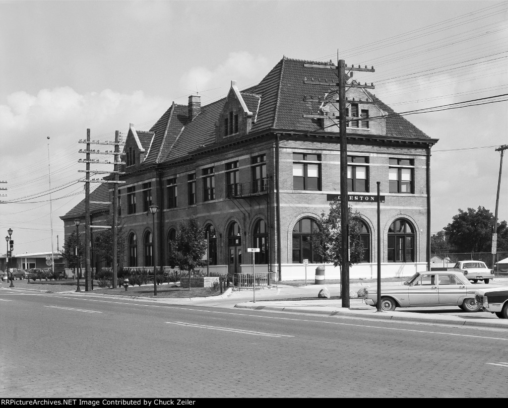 CB&Q Depot at Creston, Iowa