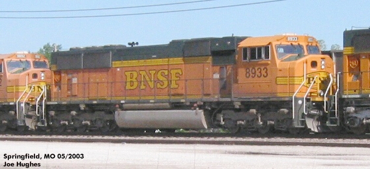 BNSF 8933