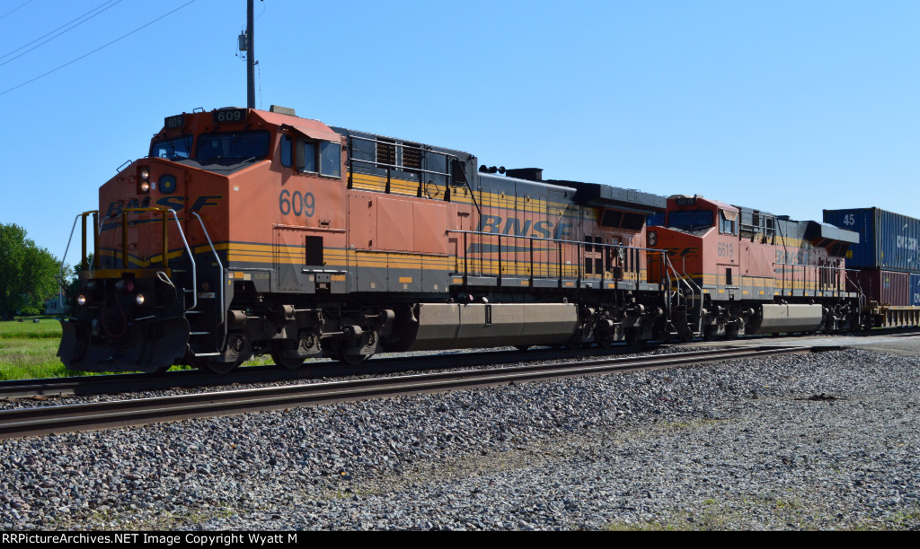 BNSF 609