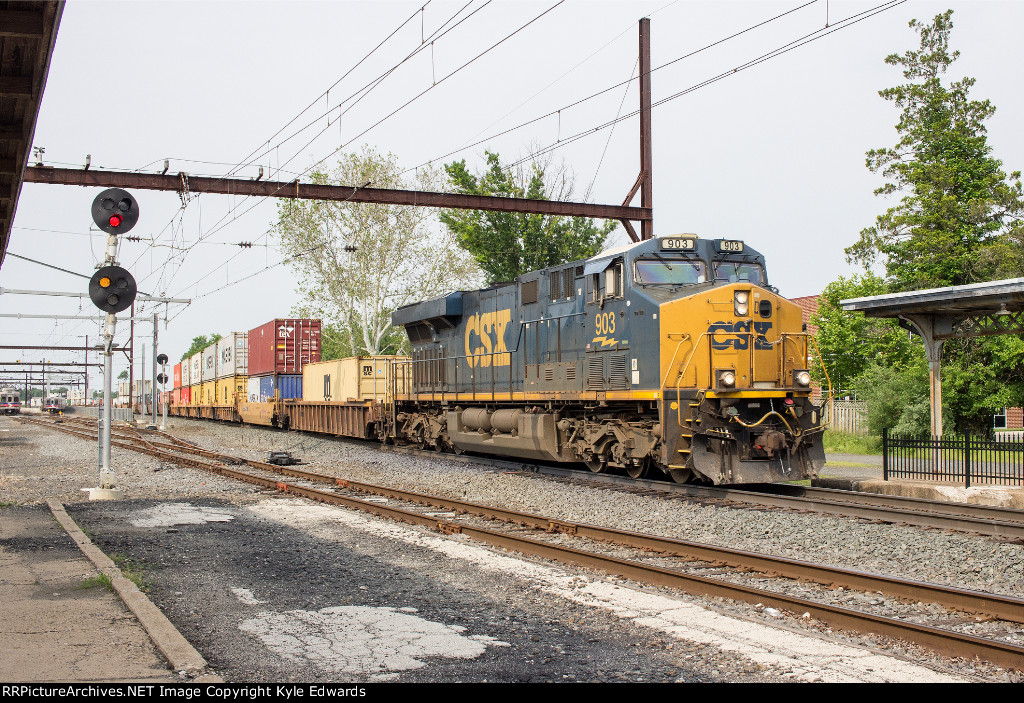 CSX ES44AC-H #903 on Q158