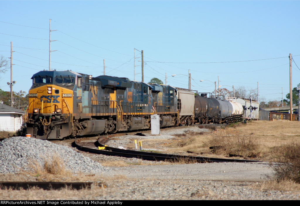Q605 with CSXT 5103 leading.