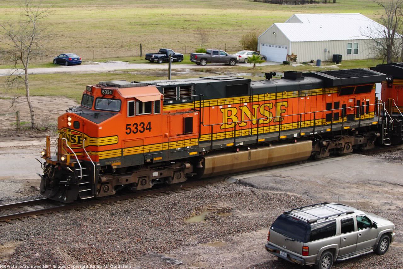 BNSF 5334 with my t-rusty chariot