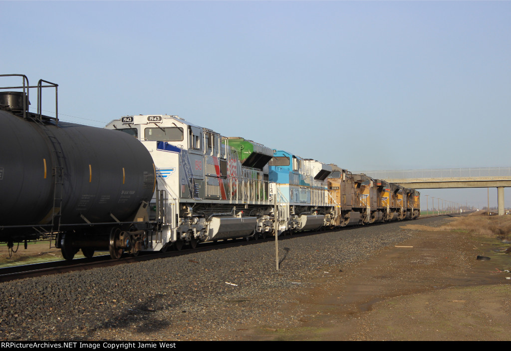 UP MWCRV-18 in the Valley