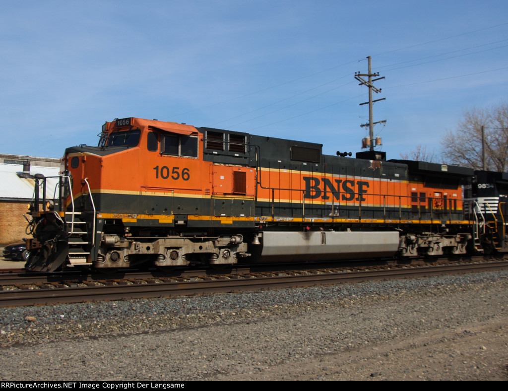 BNSF 1056