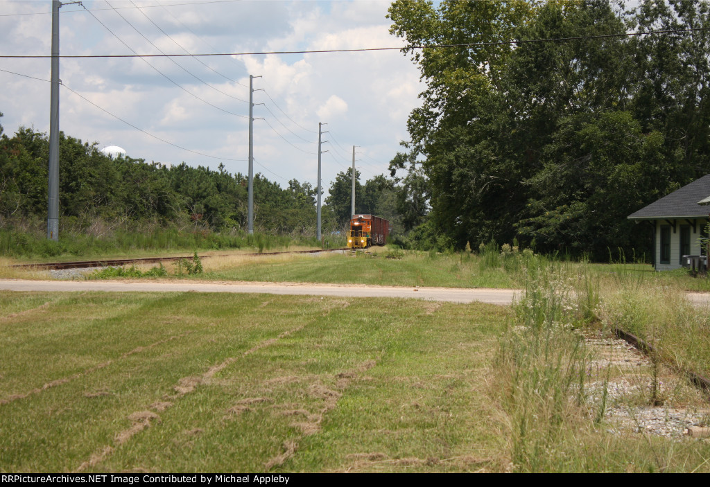 CIRR 1555 approaching the crossings in Greensboro.