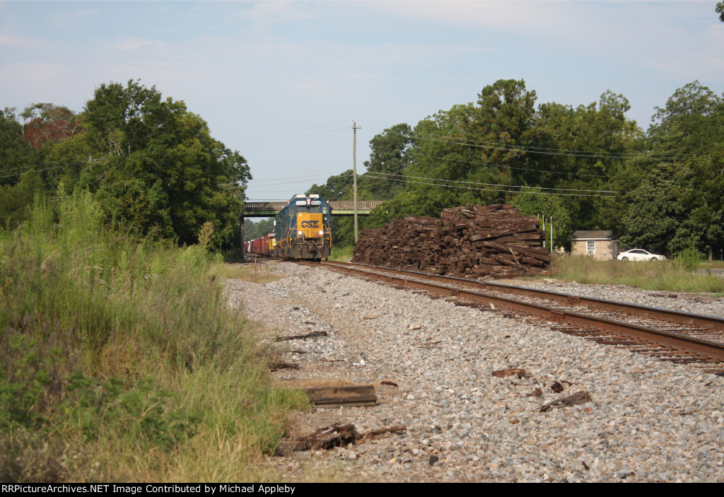 CSXT 6024 leads the local.
