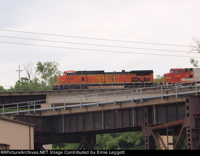 BNSF 5488