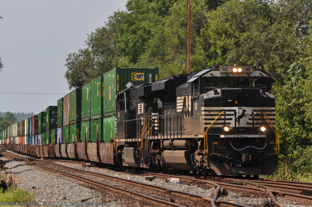 NS 1110 On NS 282 Westbound