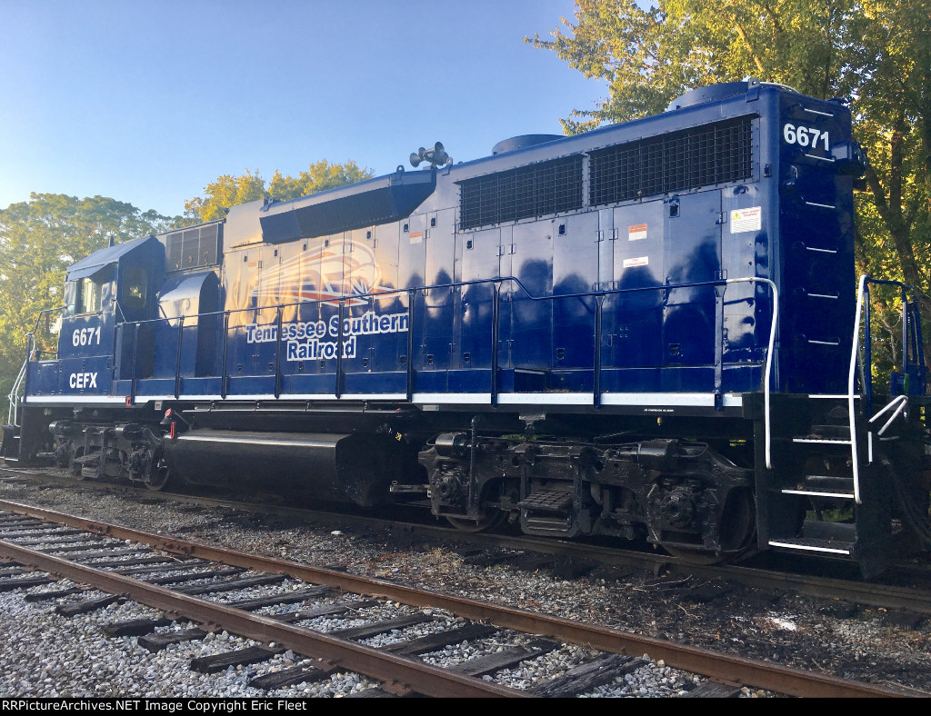 Tennessee Southern Railroad CEFX 6671 & CITX 6352