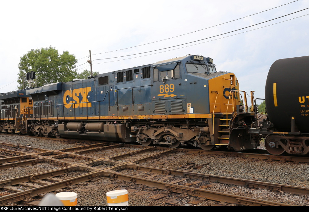 CSXT 889
