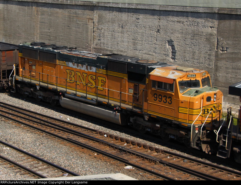 BNSF 9933