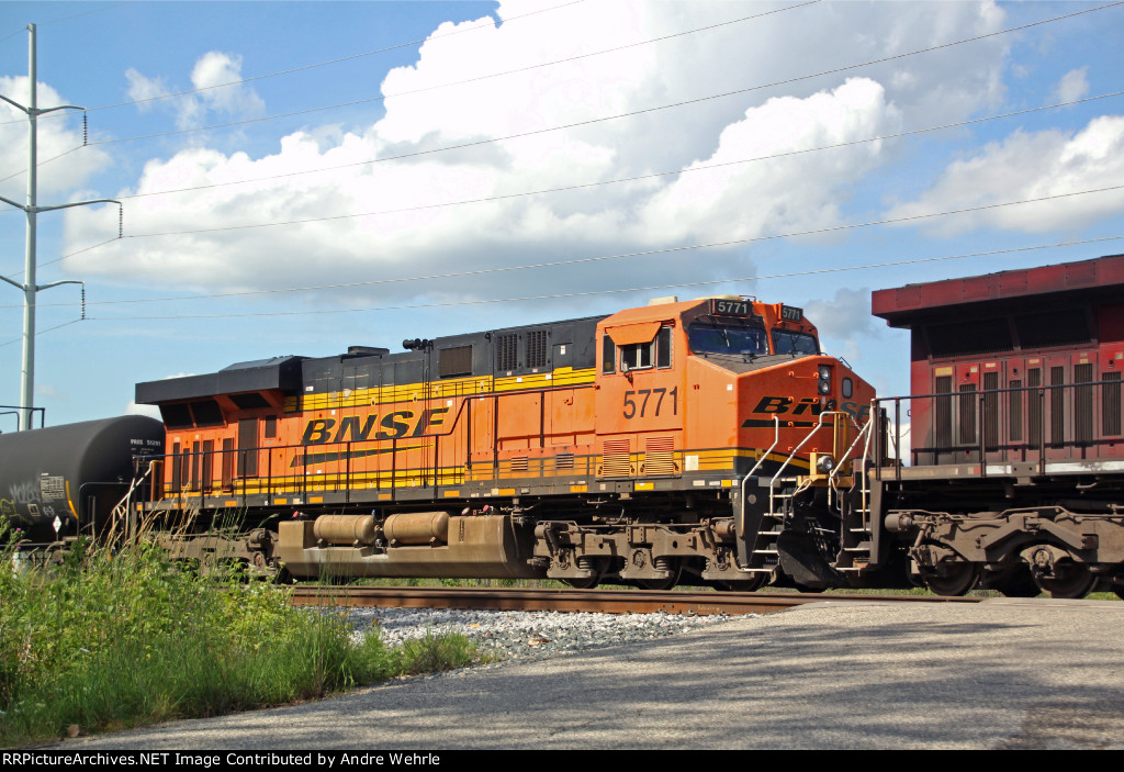 BNSF 5771 third unit on CP 288 switching