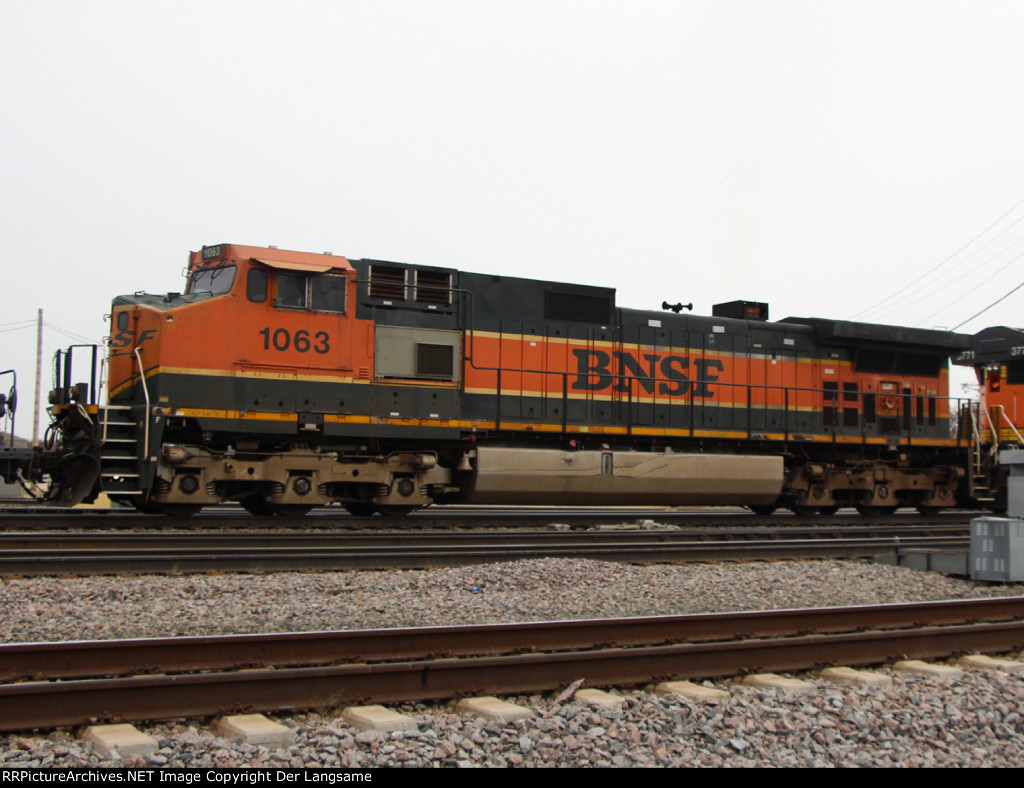 BNSF 1063