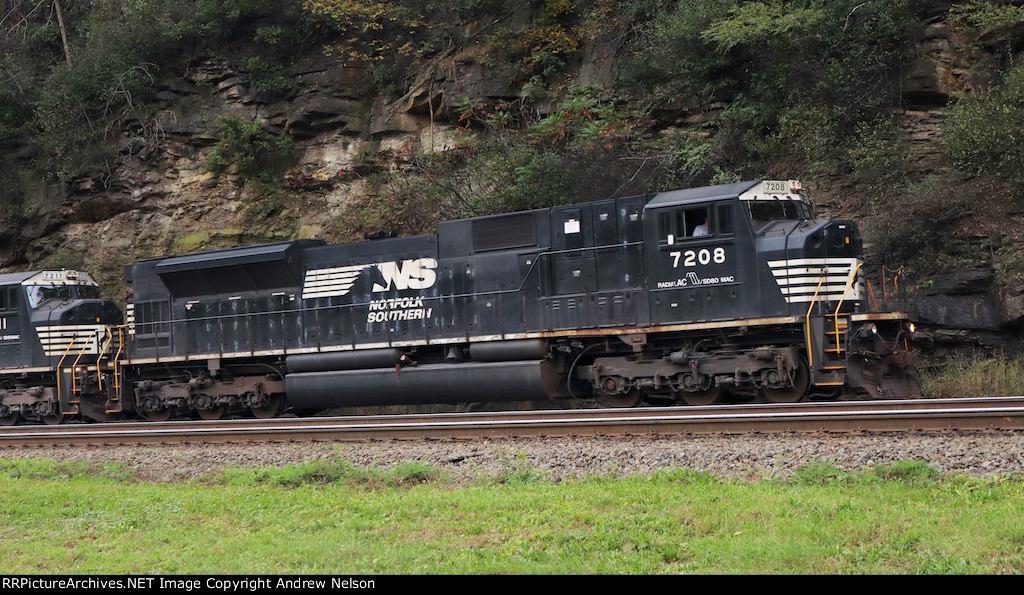 NS 7208