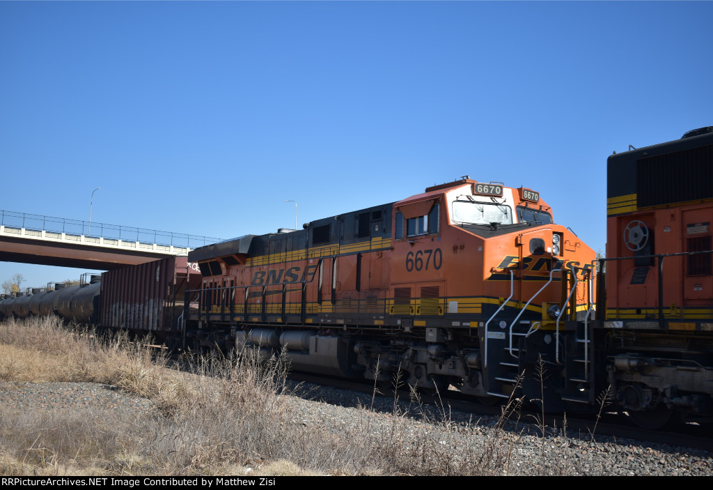 BNSF 6670
