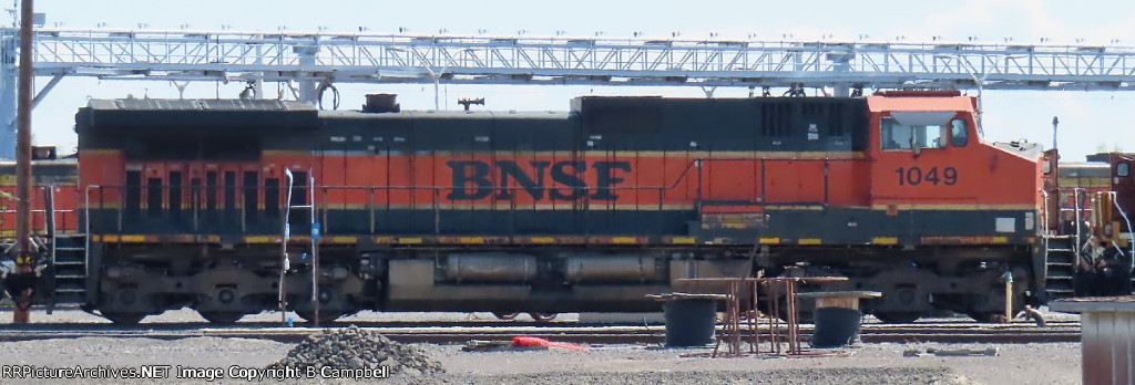 BNSF 1049
