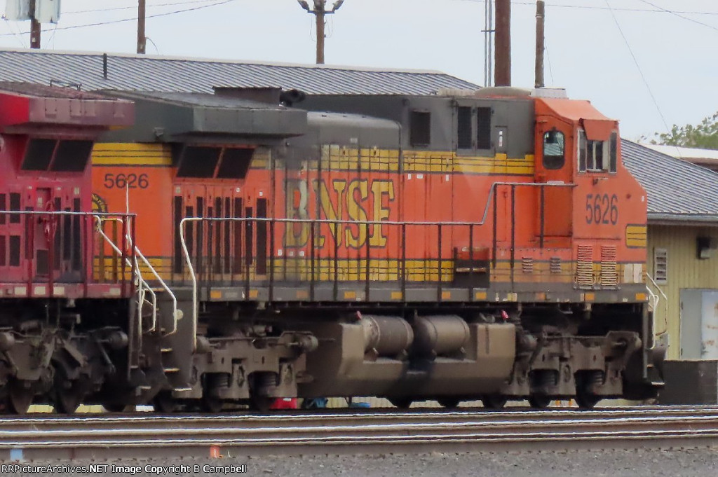 BNSF 5626