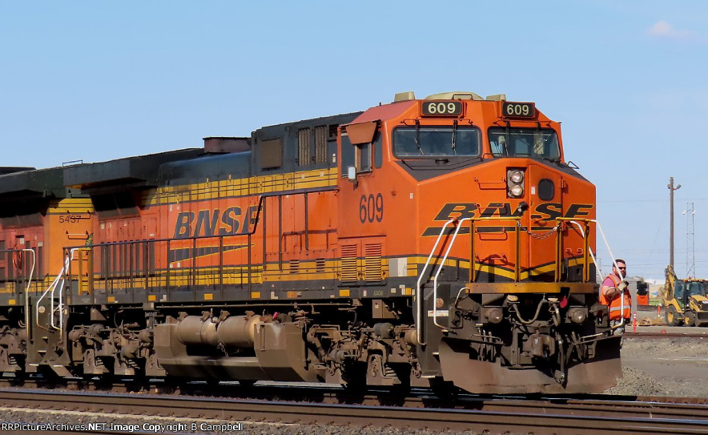 BNSF 609