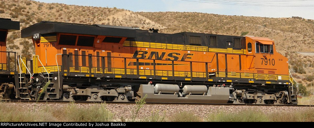 BNSF 7910
