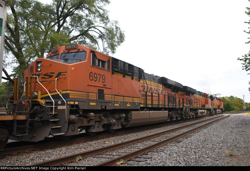 BNSF 6979