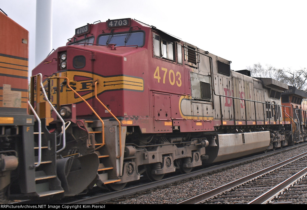 BNSF 4703
