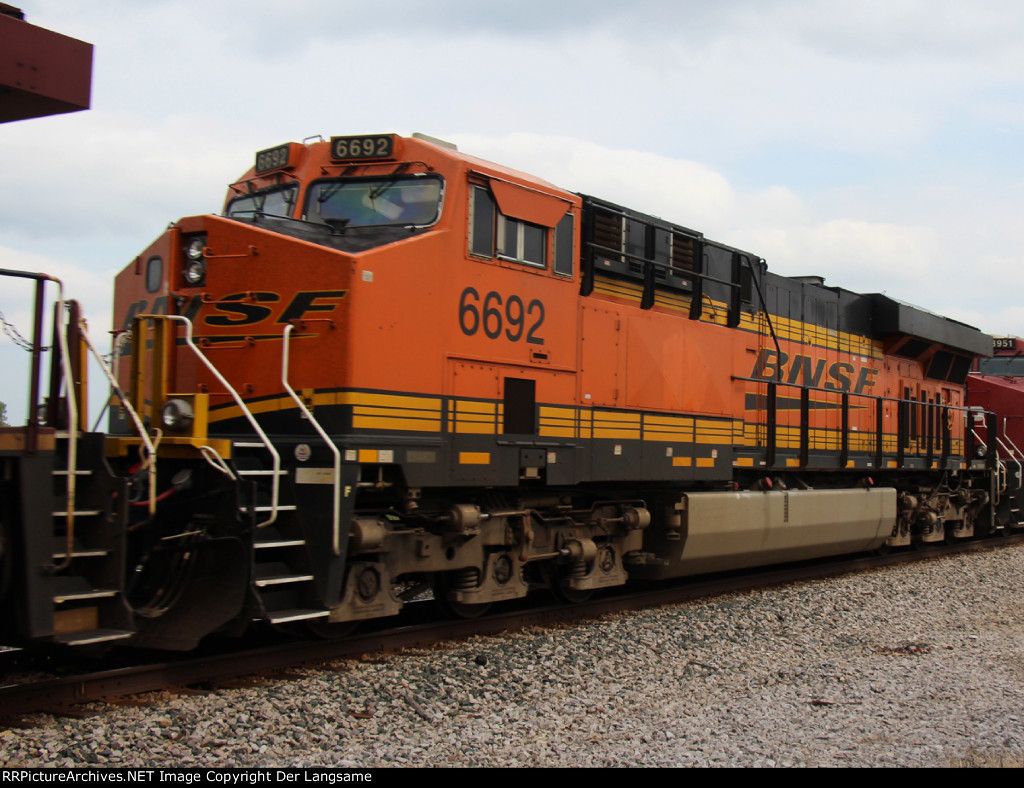 BNSF 6692