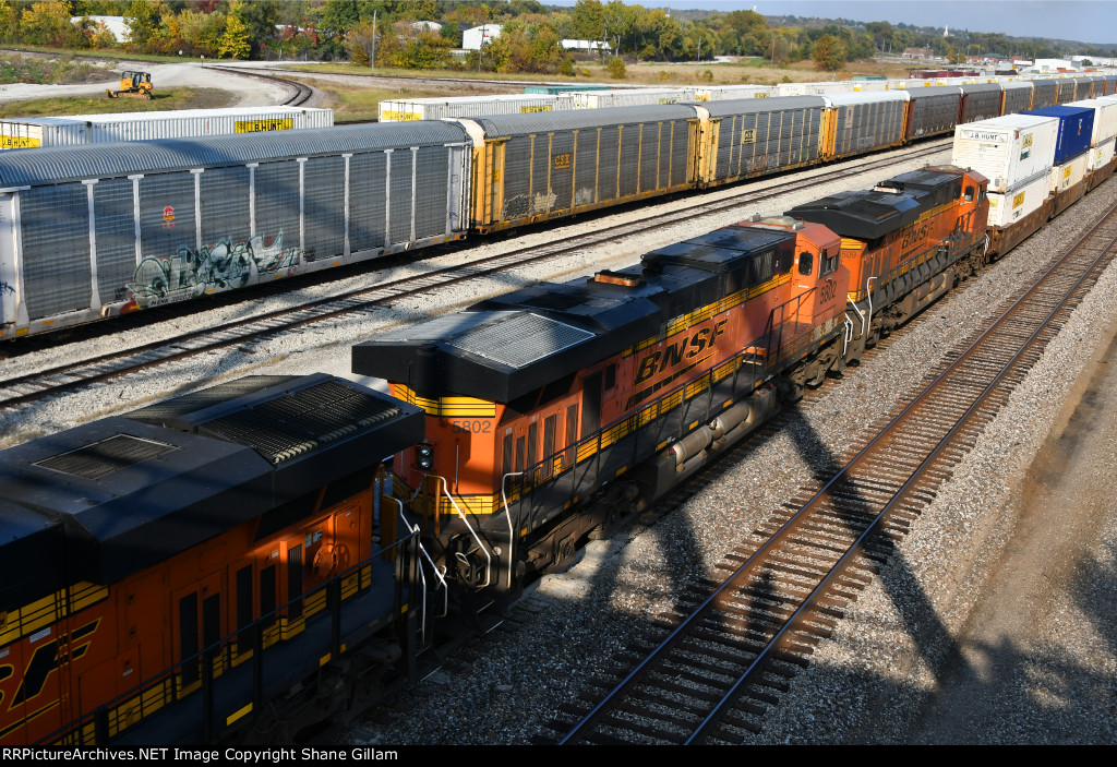 BNSF 5802 Roster shot.