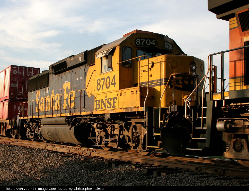BNSF 8704