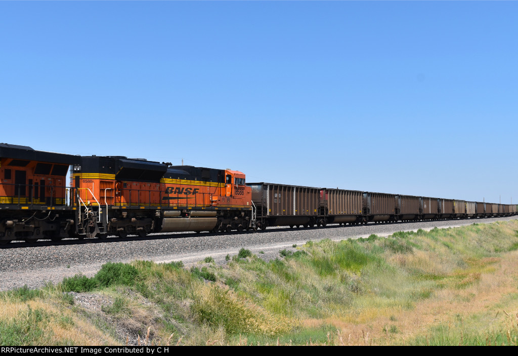 BNSF 8588