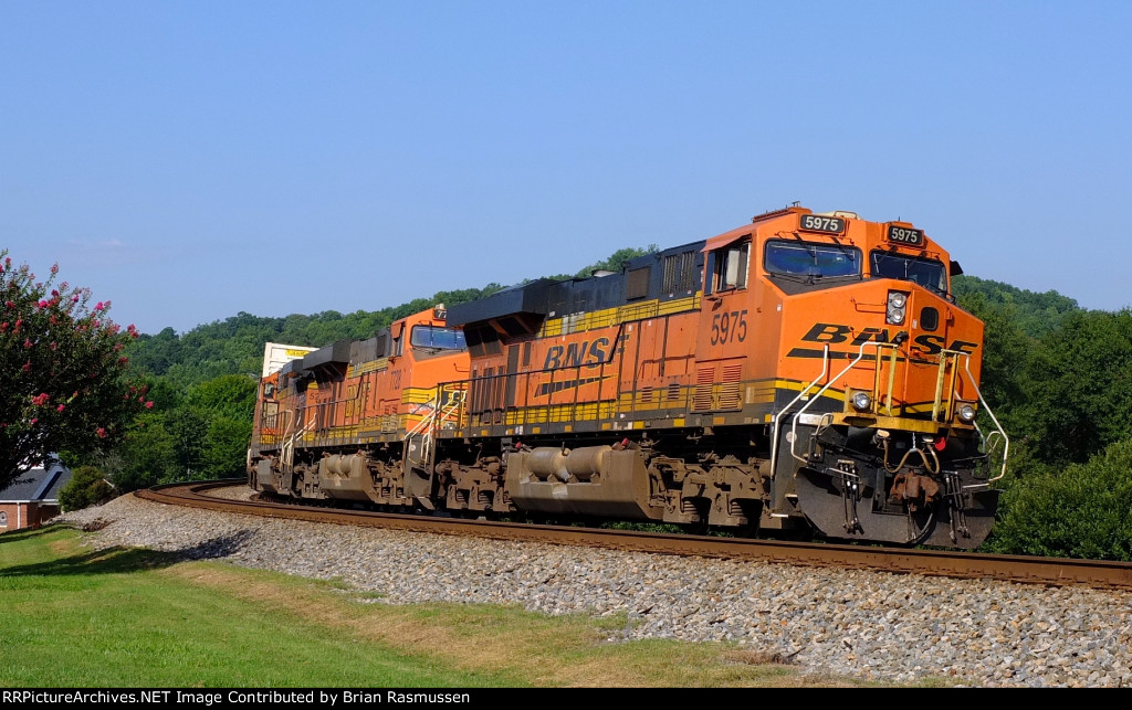BNSF 5975 on NS