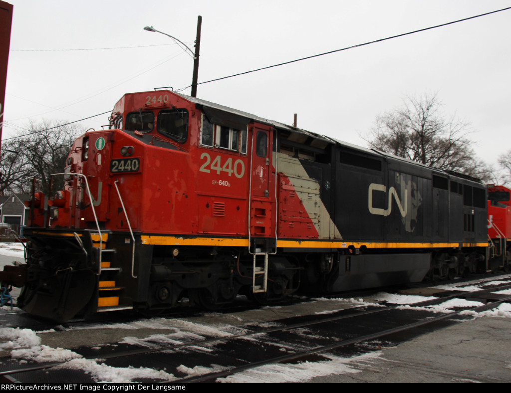CN 2440