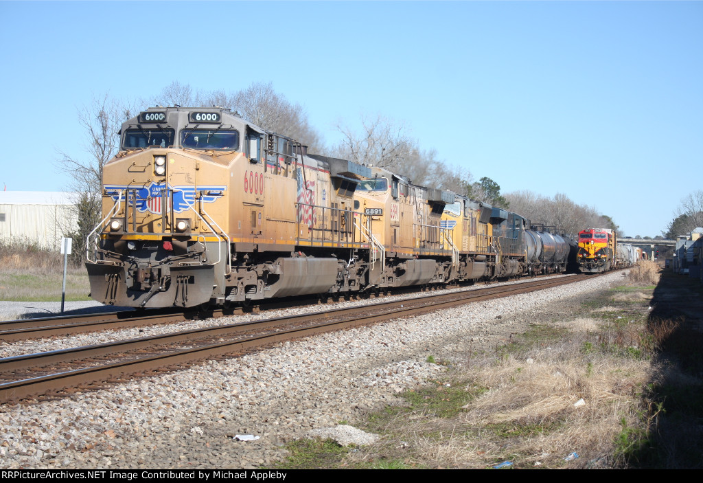 NS 225 coming into town.