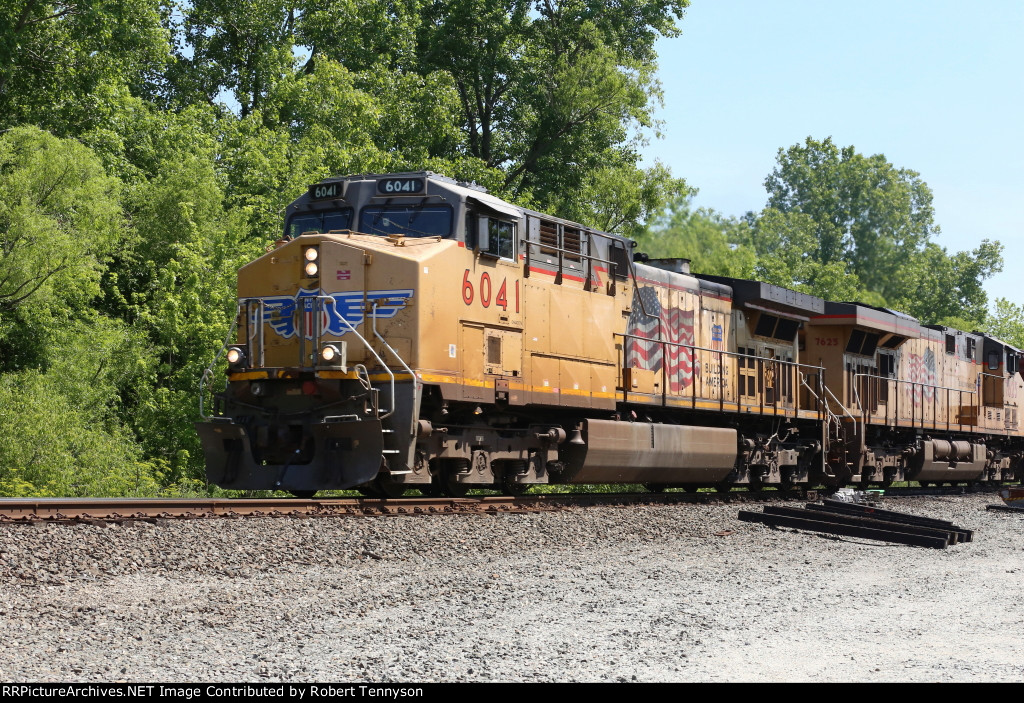 UP 6041 on CSX Q373 Westbound