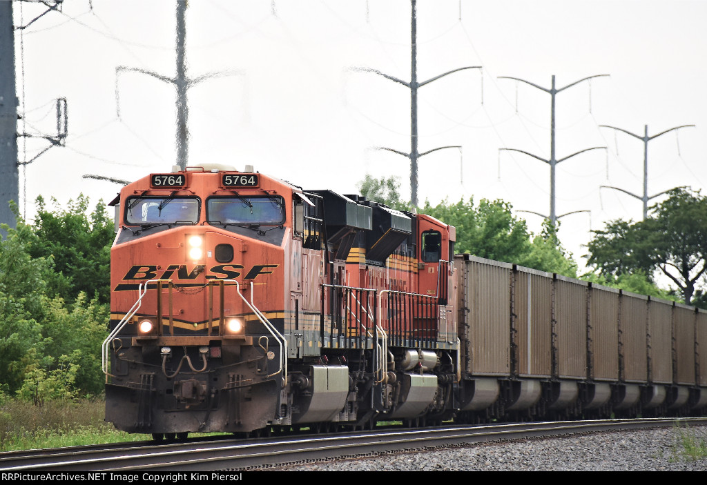 BNSF 5764