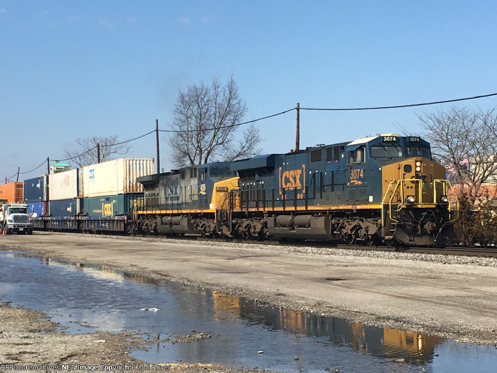 CSXT 3074 East