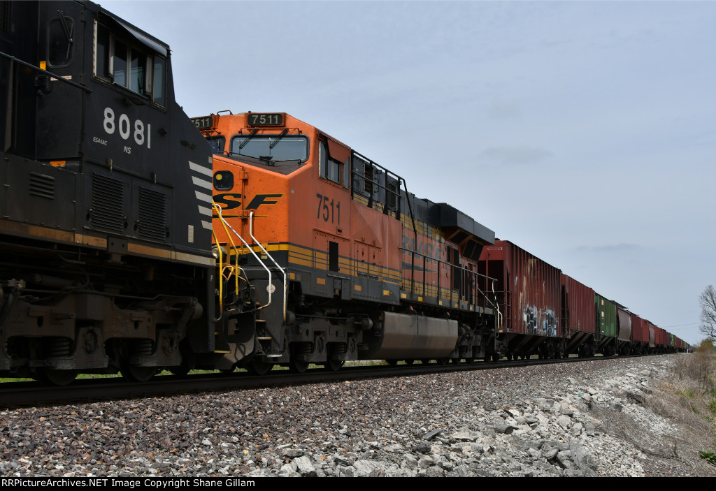 BNSF 7511 Roster shot.