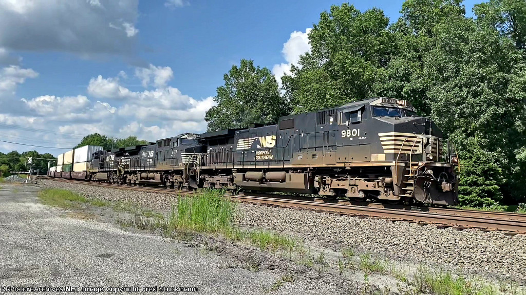 NS 9801 leads the 2nd eastbound.