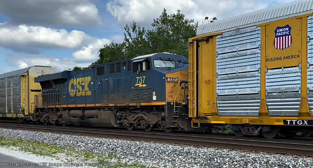 CSX 737