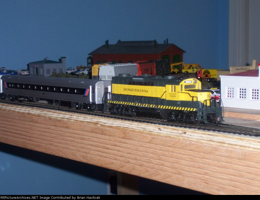 Easter Train led by NYSW 2064