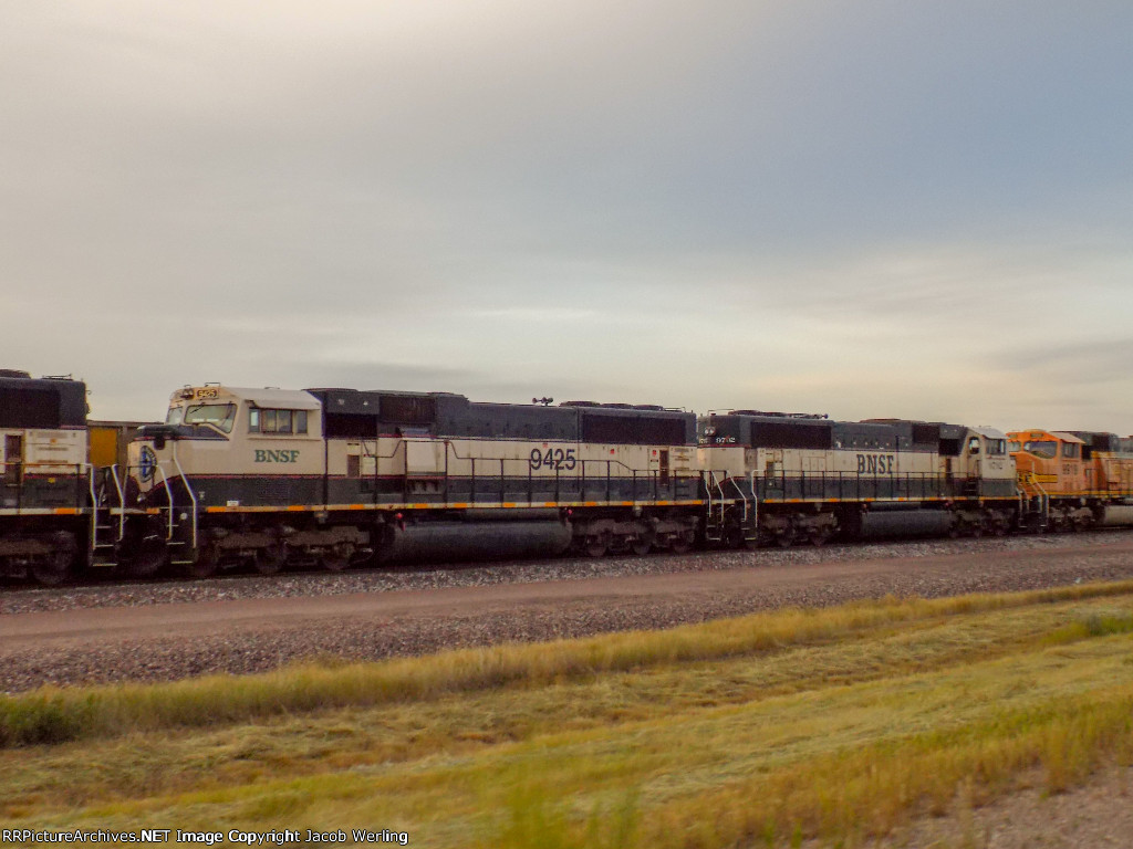 BNSF 9425 and BNSF 9792
