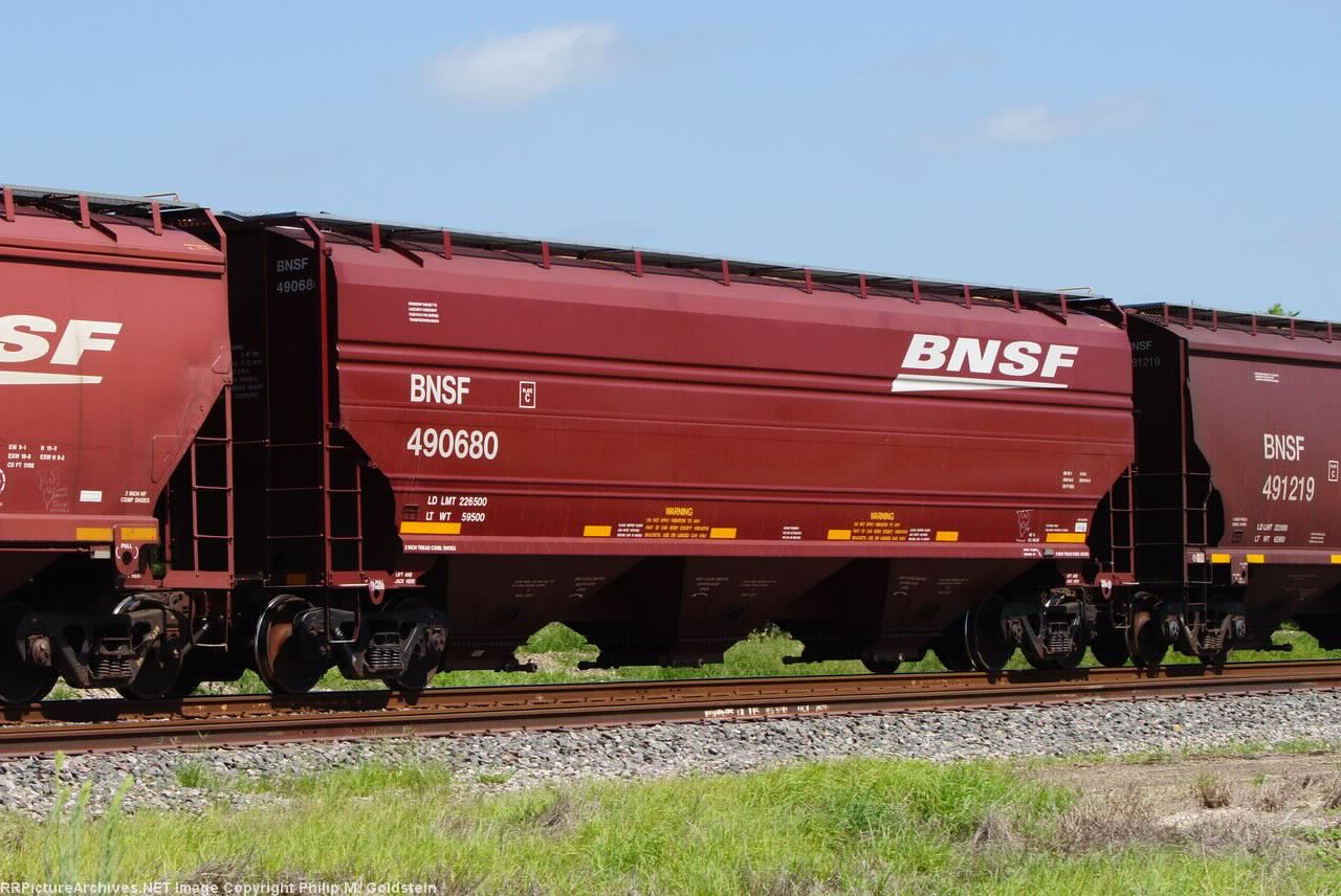 BNSF 490680 on sb BNSF G-SNAPTN