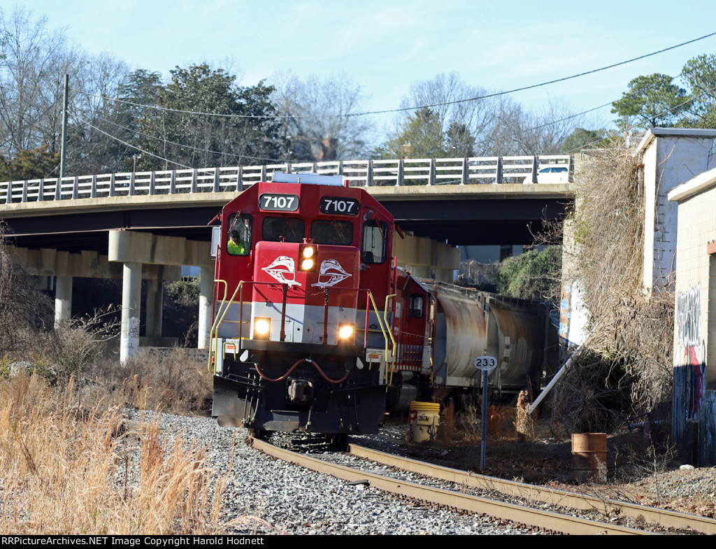 RFCC 7107 leads train RF01 past the NS 233 milepost