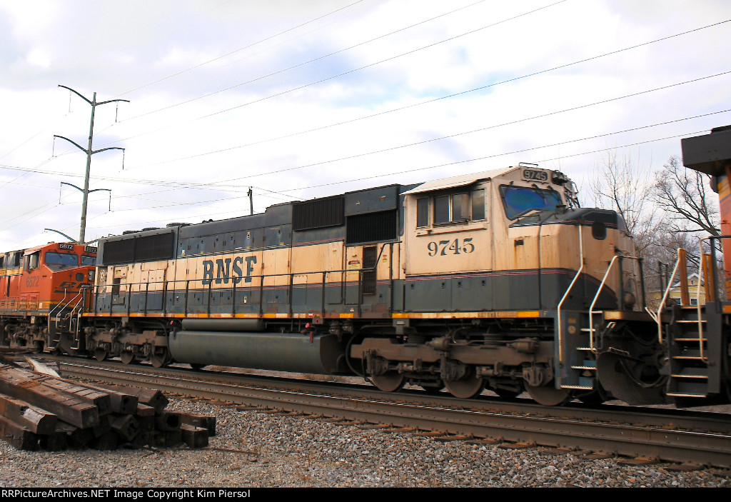 BNSF 9745