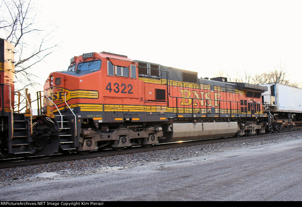 BNSF 4322 Pusher