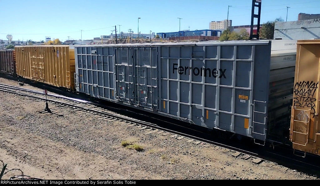 FXE 874696 UP BOX CAR