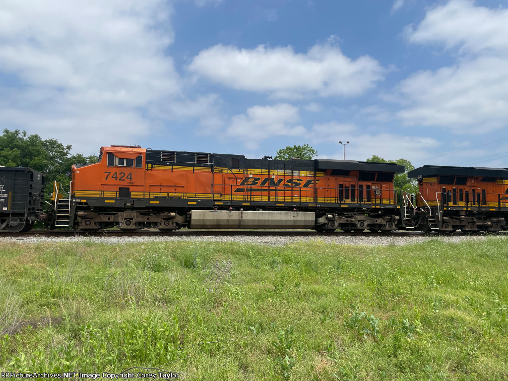 BNSF 7424