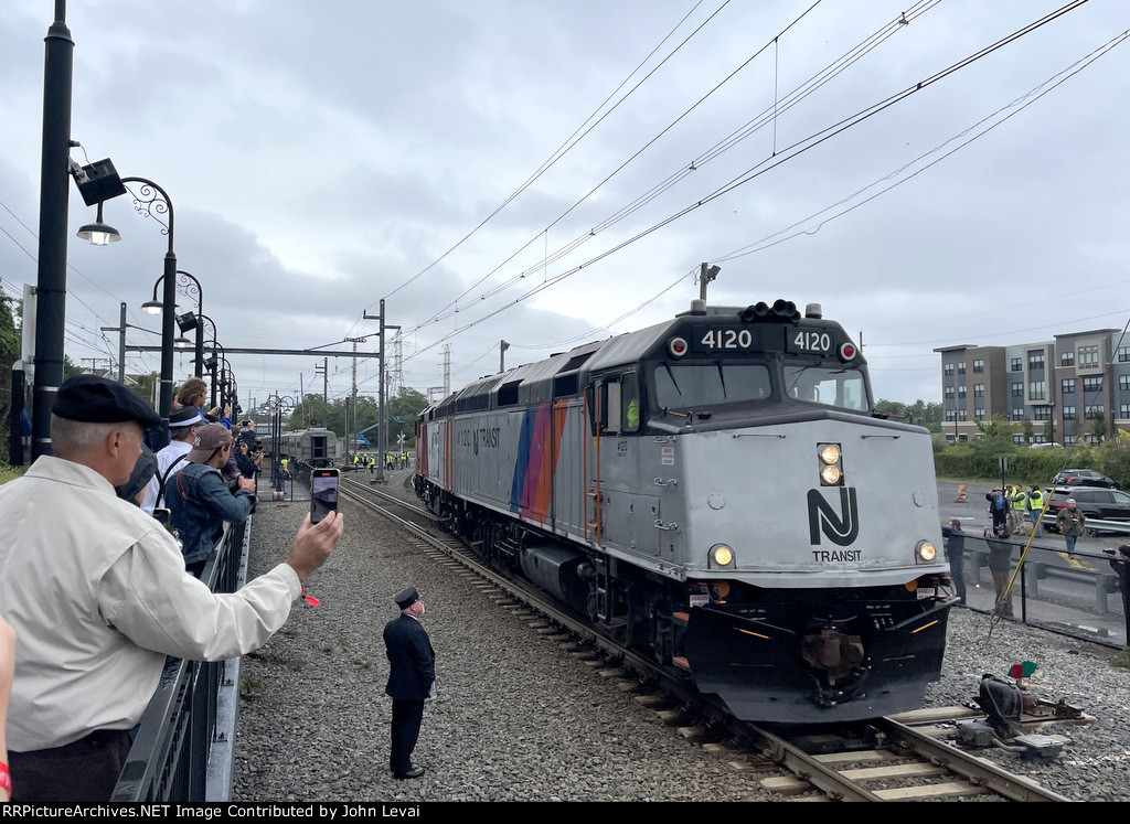 NJT F40PH-2CAT # 4119 and 4120