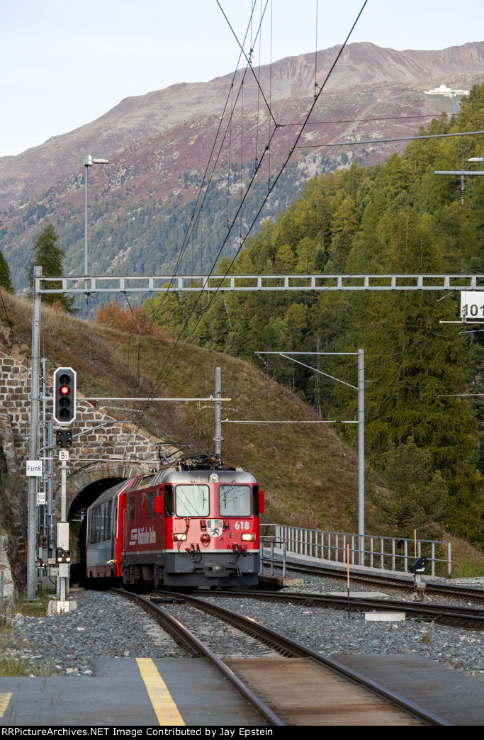Glacier Express below Muottas Muragl
