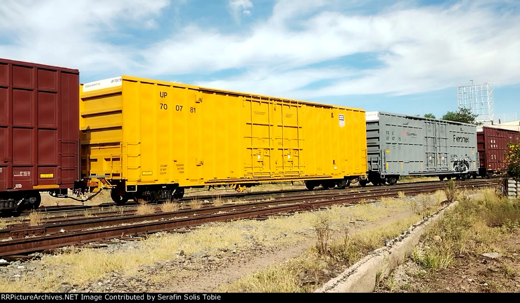 UP 700781 FXE 874775