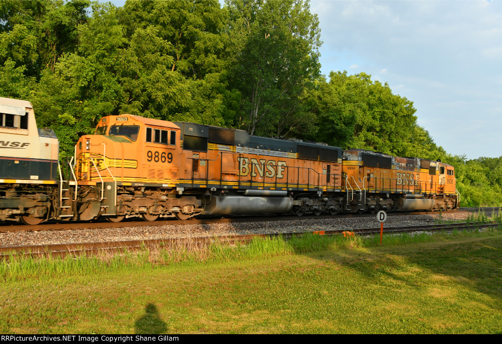 BNSF 9869 Roster shot